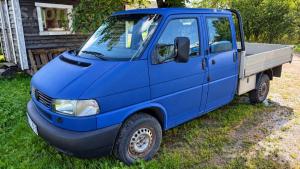 Blue Volkswagen T4 2003 in Liepaja, with an engine capacity of 2.50 L and mileage of 280 thousand km for 5999 €, photo 3 on AUTOMOTO.COM.LV