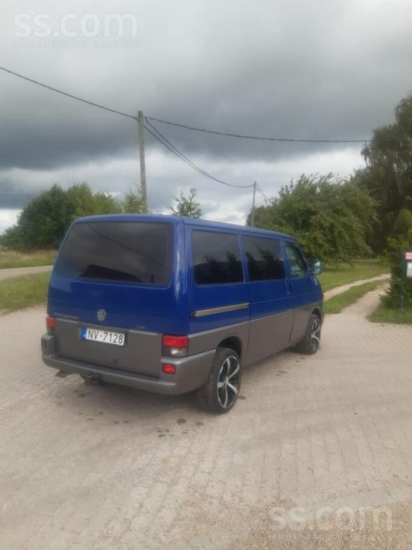Zils Volkswagen T4 2002 Tukums, ar dzinēja tilpumu 2.50 L un nobraukumu 467 tūkst. km par 5500 €, foto 1 vietnē AUTOMOTO.COM.LV