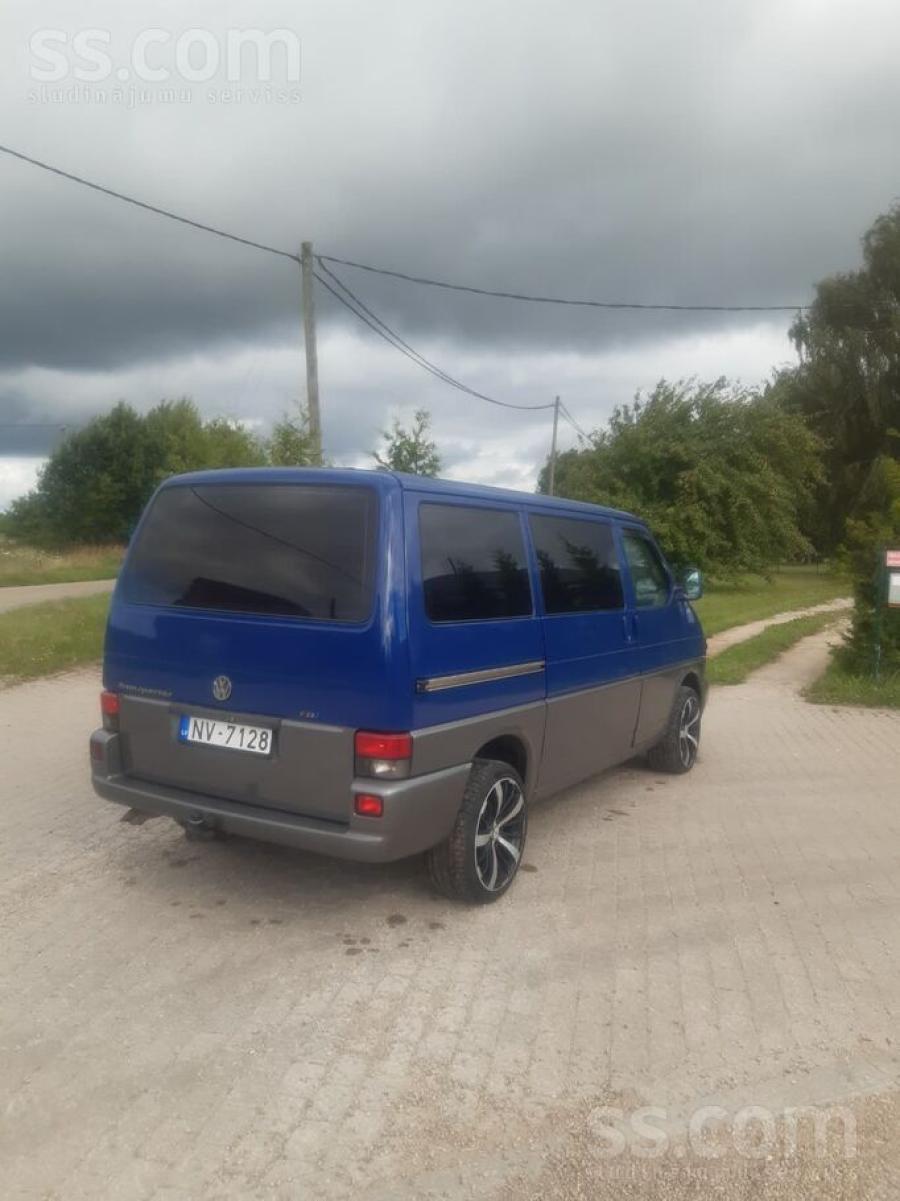 Zils Volkswagen T4 2002 Tukums, ar dzinēja tilpumu 2.50 L un nobraukumu 467 tūkst. km par 5500 €, foto 1 vietnē AUTOMOTO.COM.LV