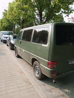 Green Volkswagen T4 1993 in Riga, with an engine capacity of 2.40 L and mileage of 565 thousand km for 2000 €, photo 2 on AUTOMOTO.COM.LV