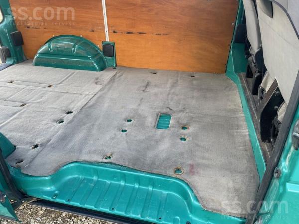 Zaļš Volkswagen T4 1999 Rīga, ar dzinēja tilpumu 2.50 L un nobraukumu 336 tūkst. km par 2490 €, foto 10 vietnē AUTOMOTO.COM.LV