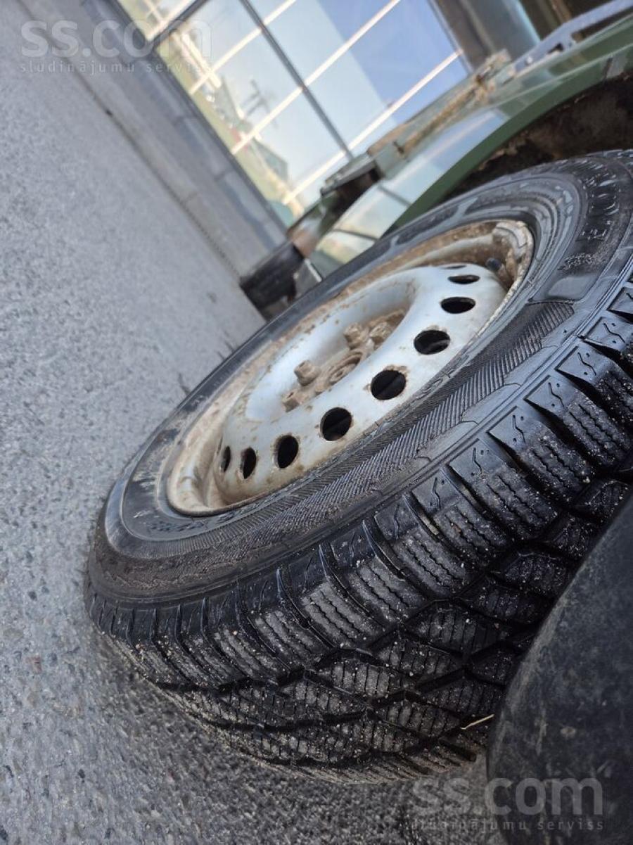 Zaļš Volkswagen T4 1999 Rīga, ar dzinēja tilpumu 2.40 L un nobraukumu 281 tūkst. km par 3000 €, foto 9 vietnē AUTOMOTO.COM.LV
