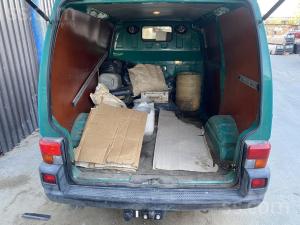 Zaļš Volkswagen T4 2000 Rīga, ar dzinēja tilpumu 1.90 L un nobraukumu 329 tūkst. km par 2950 €, foto 9 vietnē AUTOMOTO.COM.LV