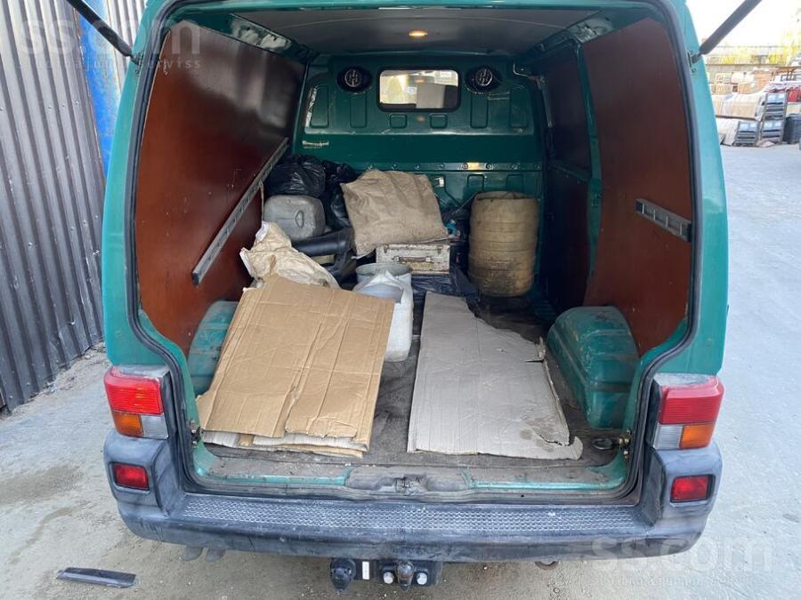 Zaļš Volkswagen T4 2000 Rīga, ar dzinēja tilpumu 1.90 L un nobraukumu 329 tūkst. km par 2950 €, foto 9 vietnē AUTOMOTO.COM.LV