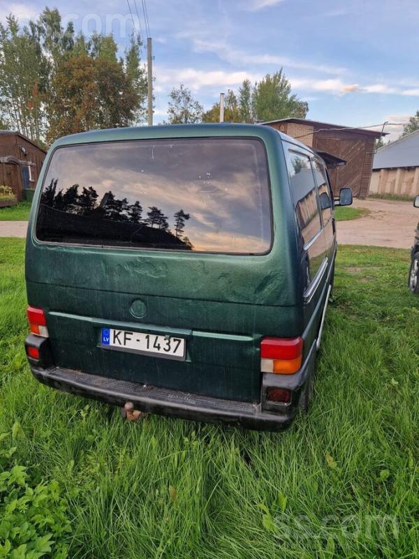 Zaļš Volkswagen T4 2000 Balvi, ar dzinēja tilpumu 2.50 L un nobraukumu 444 tūkst. km par 3000 €, foto 3 vietnē AUTOMOTO.COM.LV