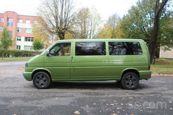 Volkswagen T4 2000 in Riga on AUTOMOTO.COM.LV Green Volkswagen T4 2000 in Riga, with an engine capacity of 2.50 L and mileage of 479 thousand km for 5950 €, photo 3 on AUTOMOTO.COM.LV