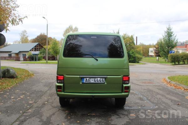 Volkswagen T4 2000 in Riga on AUTOMOTO.COM.LV Green Volkswagen T4 2000 in Riga, with an engine capacity of 2.50 L and mileage of 479 thousand km for 5950 €, photo 5 on AUTOMOTO.COM.LV