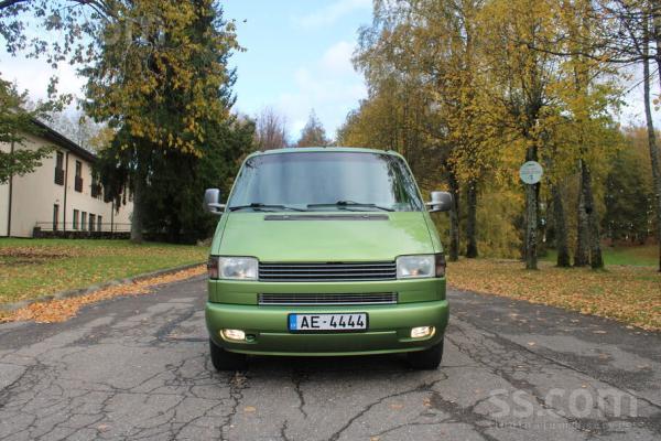 Volkswagen T4 2000 in Riga on AUTOMOTO.COM.LV Green Volkswagen T4 2000 in Riga, with an engine capacity of 2.50 L and mileage of 479 thousand km for 5950 €, photo 9 on AUTOMOTO.COM.LV