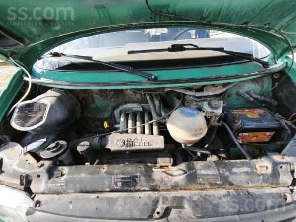 Green Volkswagen T4 1997 in Riga, with an engine capacity of 2.40 L and mileage of 334 thousand km for 2900 €, photo 9 on AUTOMOTO.COM.LV