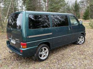 Green Volkswagen T4 2003 in Tukums, with an engine capacity of 2.50 L and mileage of 299 thousand km for 6300 €, photo 2 on AUTOMOTO.COM.LV