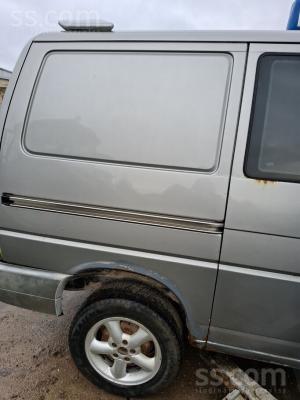 Pelēks Volkswagen T4 1994 Saldus, ar dzinēja tilpumu 2.40 L un nobraukumu 500 tūkst. km par 850 €, foto 5 vietnē AUTOMOTO.COM.LV
