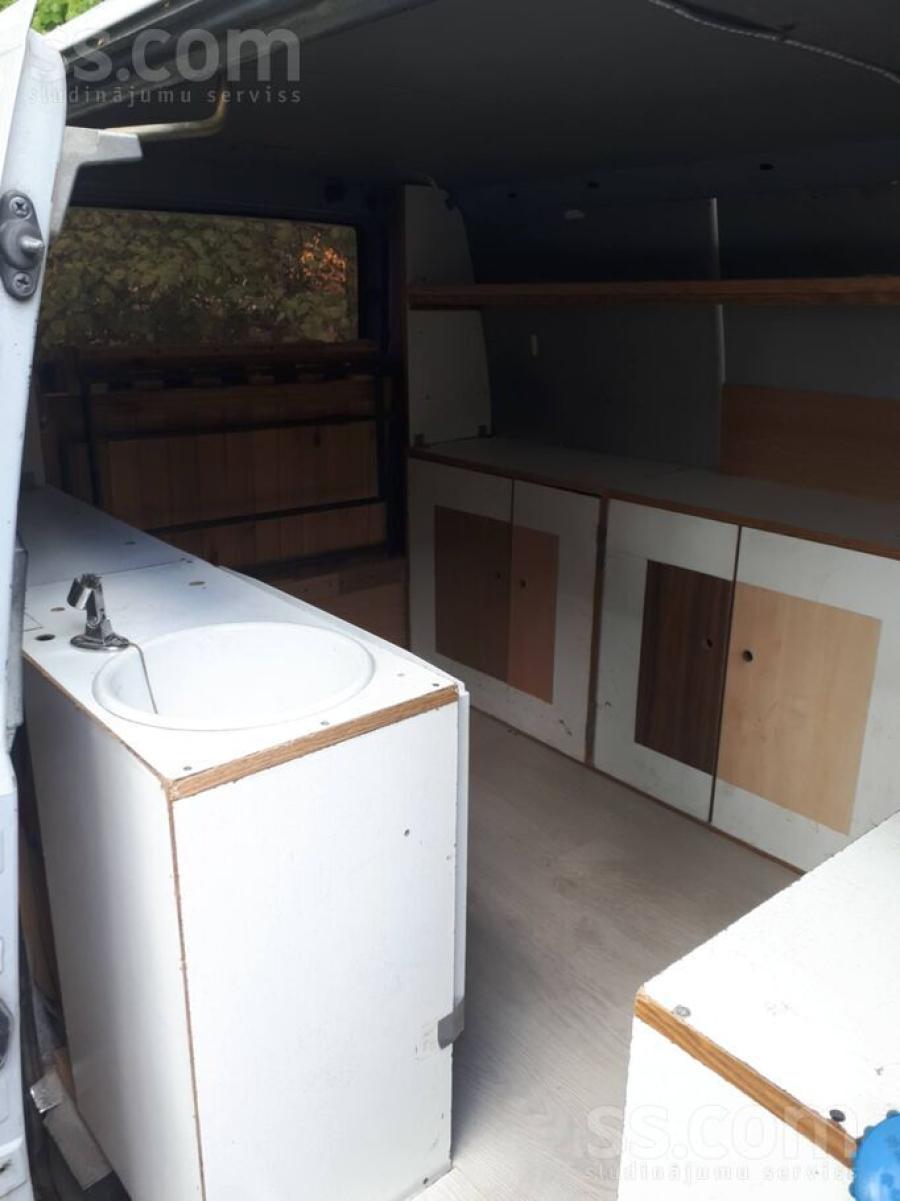 Pelēks Volkswagen T4 1999 Rīga, ar dzinēja tilpumu 1.90 L un nobraukumu 288 tūkst. km par 3500 €, foto 8 vietnē AUTOMOTO.COM.LV