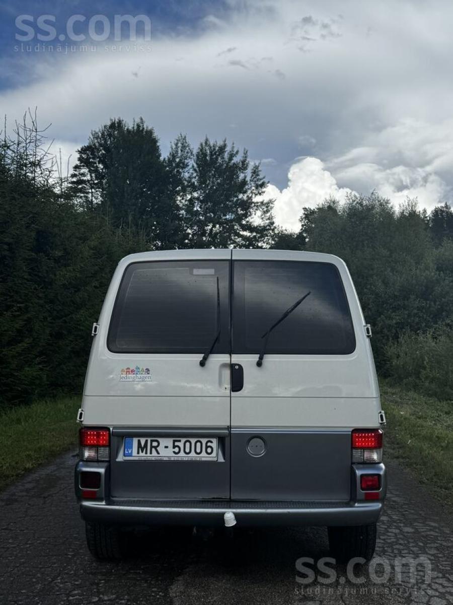 Pelēks Volkswagen T4 2002 Ogre, ar dzinēja tilpumu 2.40 L un nobraukumu 388 tūkst. km par 5000 €, foto 6 vietnē AUTOMOTO.COM.LV