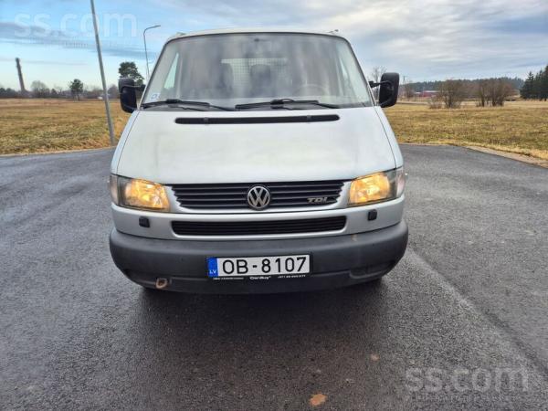 Pelēks Volkswagen T4 2002 Rīga, ar dzinēja tilpumu 2.50 L un nobraukumu 364 tūkst. km par 5800 €, foto 2 vietnē AUTOMOTO.COM.LV