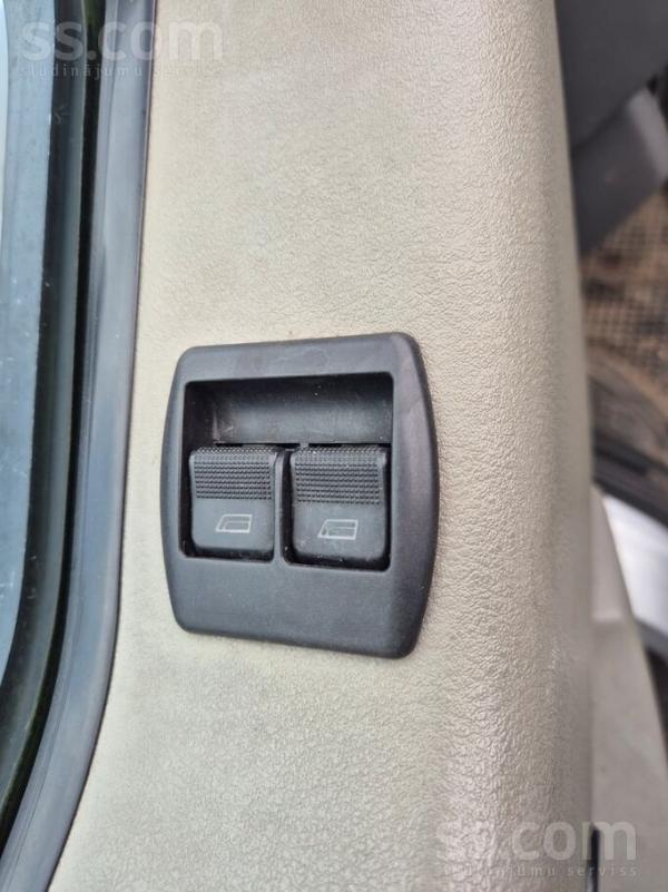 Pelēks Volkswagen T4 2002 Rīga, ar dzinēja tilpumu 2.50 L un nobraukumu 364 tūkst. km par 5800 €, foto 5 vietnē AUTOMOTO.COM.LV