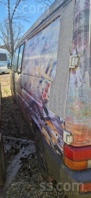 Volkswagen T4 1991 Rīga, ar dzinēja tilpumu 2.40 L un nobraukumu 288 tūkst. km par 2950 €, foto 7 vietnē AUTOMOTO.COM.LV