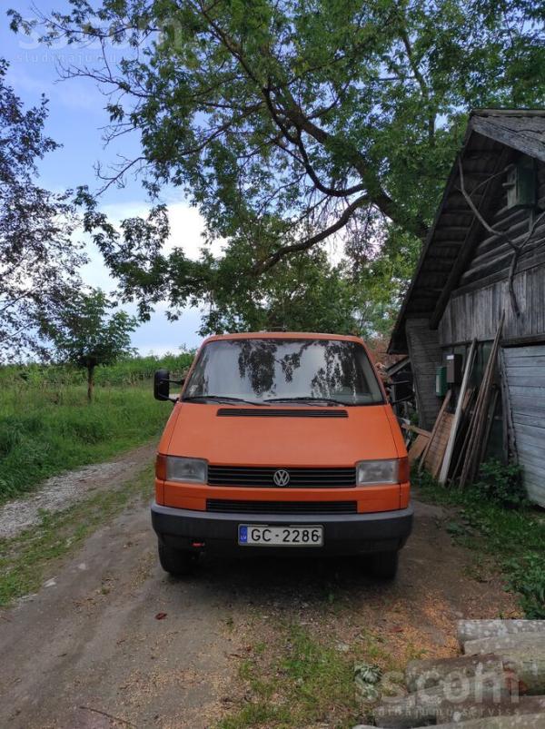 Orange Volkswagen T4 1995 in Rezekne, with an engine capacity of 1.90 L and mileage of 400 thousand km for 1400 €, photo 1 on AUTOMOTO.COM.LV