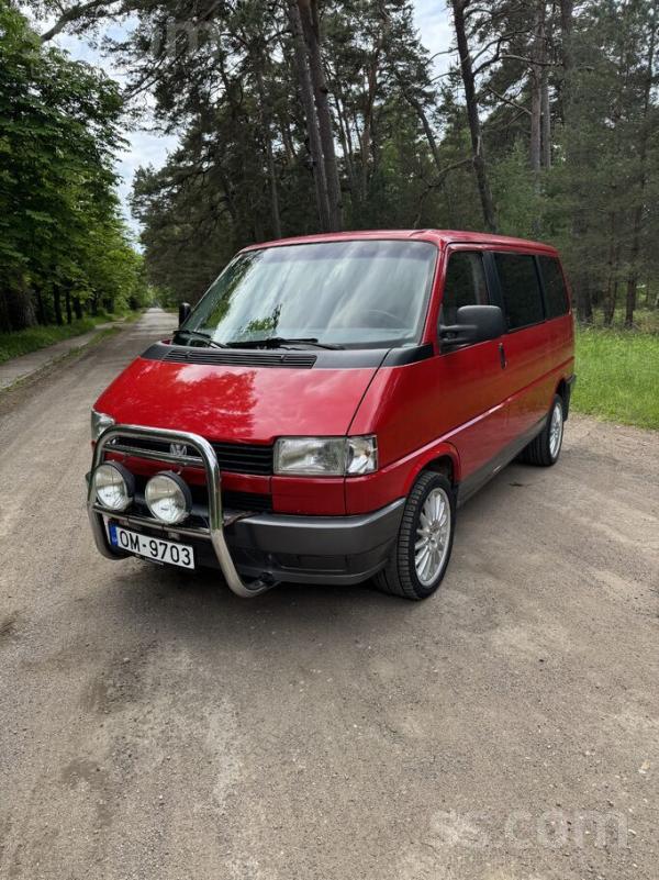Sarkans Volkswagen T4 1993 Liepāja, ar dzinēja tilpumu 1.90 L un nobraukumu 421 tūkst. km par 3500 €, foto 2 vietnē AUTOMOTO.COM.LV