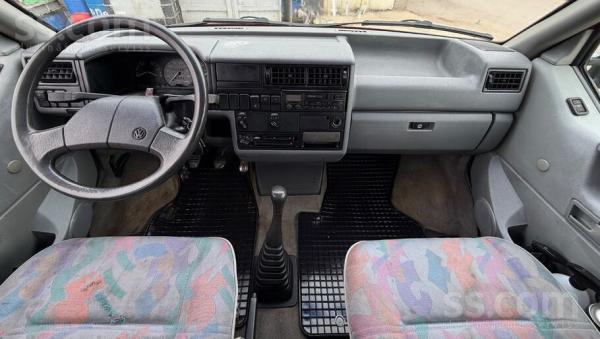 Sarkans Volkswagen T4 1993 Liepāja, ar dzinēja tilpumu 1.90 L un nobraukumu 421 tūkst. km par 3500 €, foto 7 vietnē AUTOMOTO.COM.LV