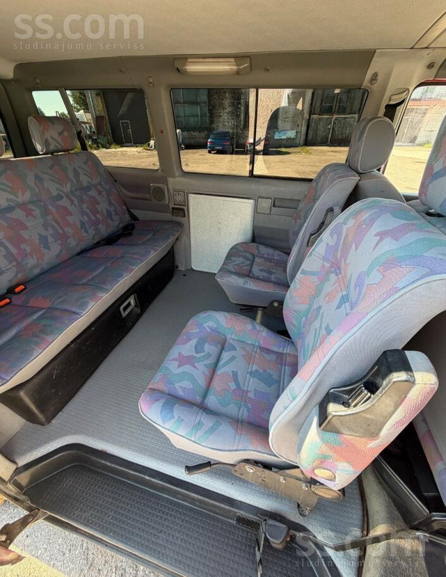 Sarkans Volkswagen T4 1993 Liepāja, ar dzinēja tilpumu 1.90 L un nobraukumu 421 tūkst. km par 3500 €, foto 10 vietnē AUTOMOTO.COM.LV