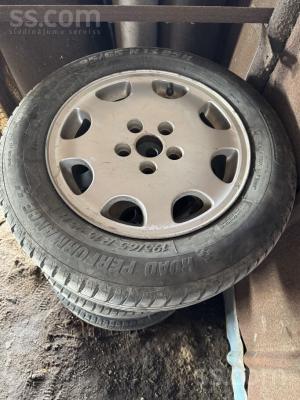 Sarkans Volkswagen T4 1993 Liepāja, ar dzinēja tilpumu 1.90 L un nobraukumu 421 tūkst. km par 3500 €, foto 12 vietnē AUTOMOTO.COM.LV