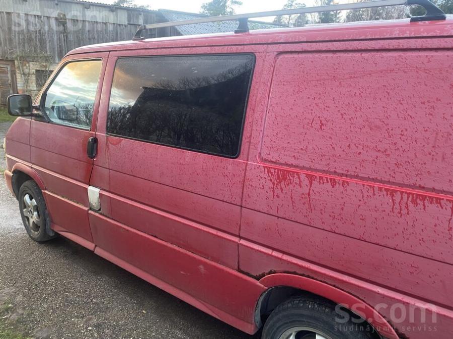 Red Volkswagen T4 1995 in Ventspils, with an engine capacity of 2.40 L and mileage of 472 thousand km for 800 €, photo 2 on AUTOMOTO.COM.LV