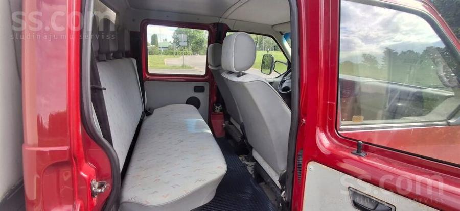 Sarkans Volkswagen T4 1996 Alūksne, ar dzinēja tilpumu 2.50 L un nobraukumu 258 tūkst. km par 1900 €, foto 6 vietnē AUTOMOTO.COM.LV