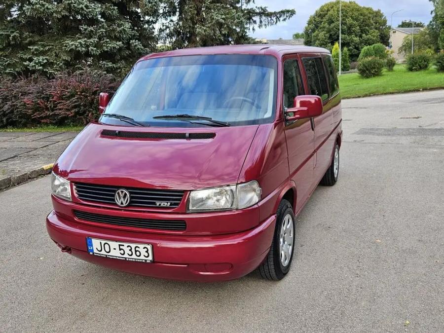 Красный Фольксваген Т4 1997 в Екабпилс, объемом двигателя 2.50 л и пробегом 441 тыс. км за 3990 €, фото 3 на AUTOMOTO.COM.LV