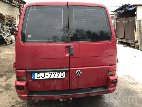 Red Volkswagen T4 1998 in Madona, with an engine capacity of 2.50 L and mileage of 530 thousand km for 2900 €, photo 10 on AUTOMOTO.COM.LV