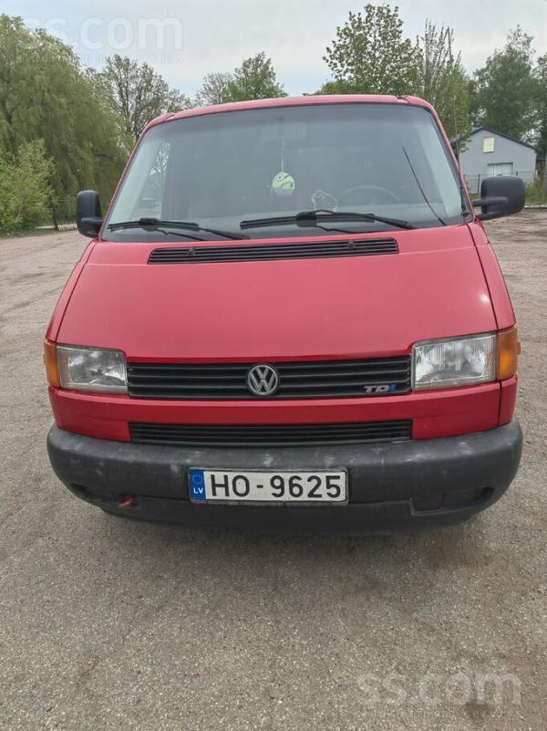 Sarkans Volkswagen T4 1998 Dobele, ar dzinēja tilpumu 2.50 L un nobraukumu 423 tūkst. km par 2700 €, foto 4 vietnē AUTOMOTO.COM.LV