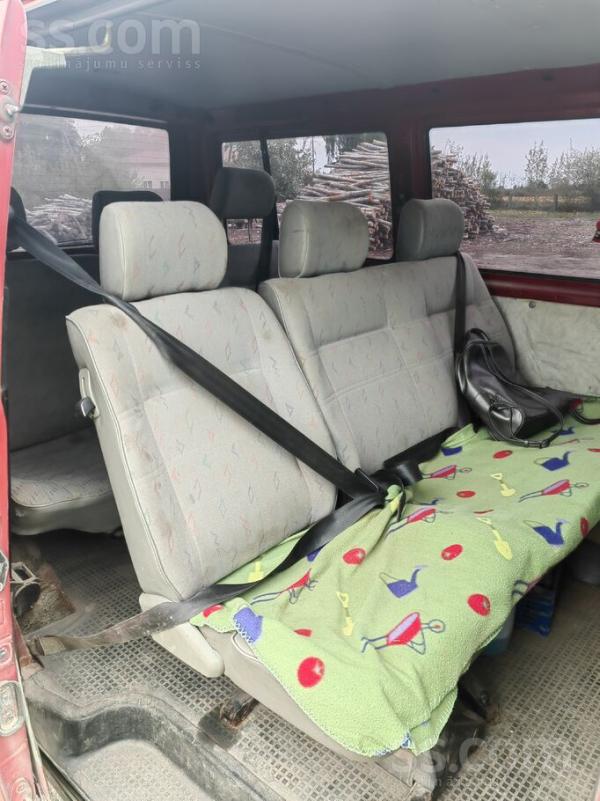 Sarkans Volkswagen T4 1998 Dobele, ar dzinēja tilpumu 2.50 L un nobraukumu 423 tūkst. km par 2700 €, foto 6 vietnē AUTOMOTO.COM.LV