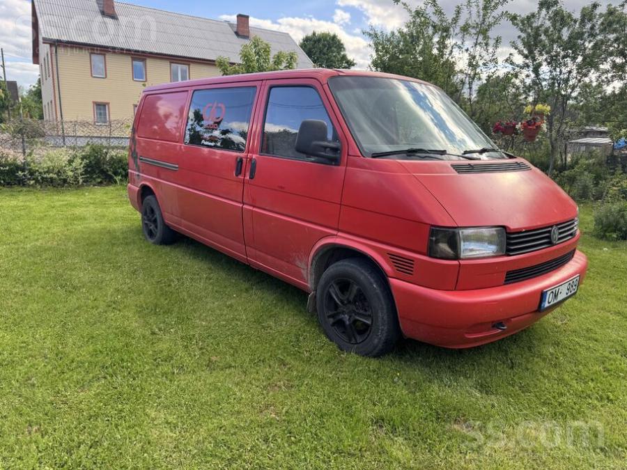 Red Volkswagen T4 2000 in Rezekne, with an engine capacity of 2.50 L and mileage of 346 thousand km for 3500 €, photo 3 on AUTOMOTO.COM.LV