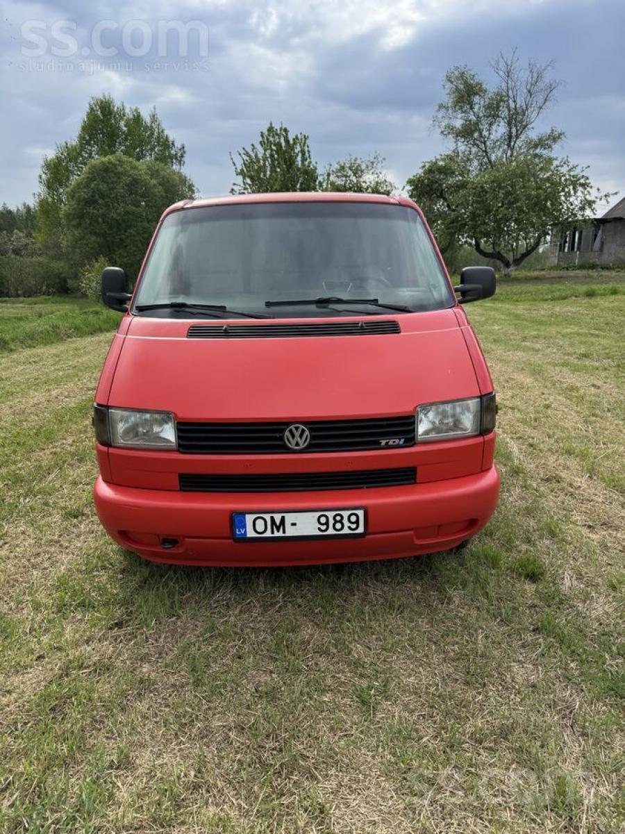 Red Volkswagen T4 2000 in Rezekne, with an engine capacity of 2.50 L and mileage of 346 thousand km for 3500 €, photo 4 on AUTOMOTO.COM.LV