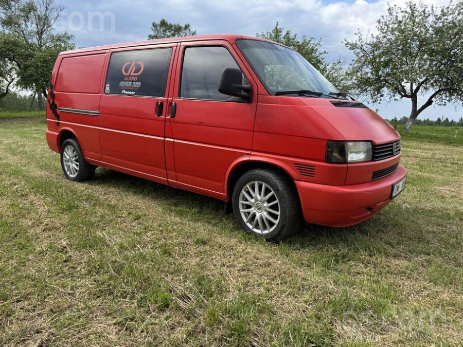Red Volkswagen T4 2000 in Rezekne, with an engine capacity of 2.50 L and mileage of 346 thousand km for 3500 €, photo 5 on AUTOMOTO.COM.LV