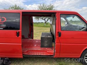 Red Volkswagen T4 2000 in Rezekne, with an engine capacity of 2.50 L and mileage of 346 thousand km for 3500 €, photo 10 on AUTOMOTO.COM.LV