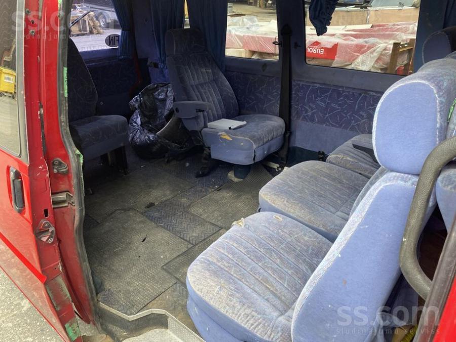 Sarkans Volkswagen T4 2000 Rīga, ar dzinēja tilpumu 2.50 L un nobraukumu 0 tūkst. km par 3500 €, foto 14 vietnē AUTOMOTO.COM.LV