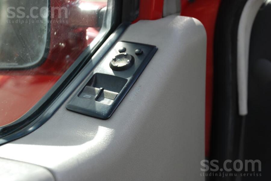 Sarkans Volkswagen T4 2001 Rīga, ar dzinēja tilpumu 2.50 L un nobraukumu 319 tūkst. km par 4800 €, foto 15 vietnē AUTOMOTO.COM.LV