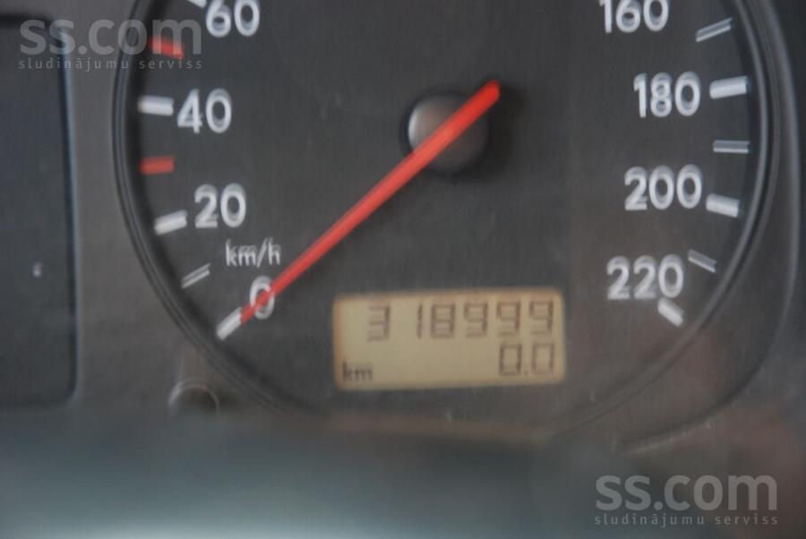 Sarkans Volkswagen T4 2001 Rīga, ar dzinēja tilpumu 2.50 L un nobraukumu 319 tūkst. km par 4800 €, foto 16 vietnē AUTOMOTO.COM.LV