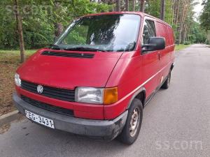 Red Volkswagen T4 1991 in Riga, with an engine capacity of 2.40 L and mileage of 469 thousand km for 1480 €, photo 3 on AUTOMOTO.COM.LV