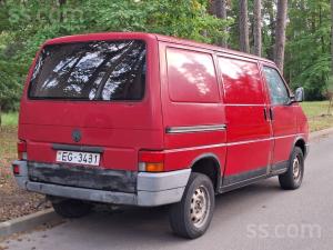 Red Volkswagen T4 1991 in Riga, with an engine capacity of 2.40 L and mileage of 469 thousand km for 1480 €, photo 6 on AUTOMOTO.COM.LV