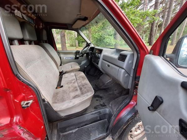 Sarkans Volkswagen T4 1991 Rīga, ar dzinēja tilpumu 2.40 L un nobraukumu 469 tūkst. km par 1480 €, foto 9 vietnē AUTOMOTO.COM.LV