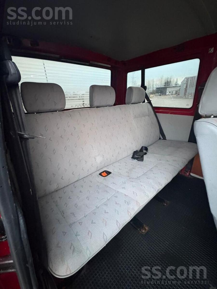 Sarkans Volkswagen T4 1996 Talsi, ar dzinēja tilpumu 1.90 L un nobraukumu 308 tūkst. km par 2200 €, foto 12 vietnē AUTOMOTO.COM.LV