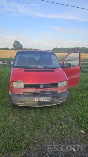 Red Volkswagen T4 2000 in Saldus, with an engine capacity of 2.50 L and mileage of 537 thousand km for 1000 €, photo  on AUTOMOTO.COM.LV