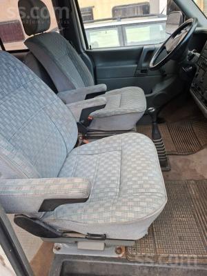 White Volkswagen T4 1992 in Riga, with an engine capacity of 2.40 L and mileage of 383 thousand km for 1500 €, photo 6 on AUTOMOTO.COM.LV