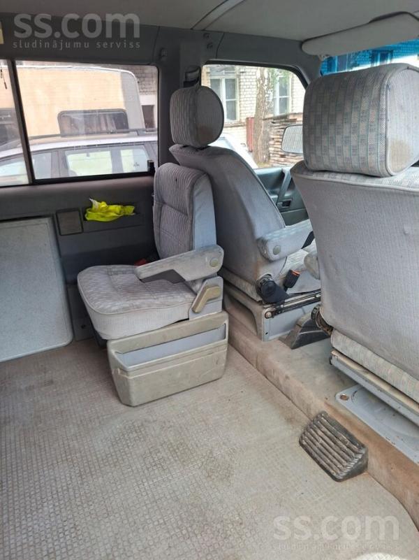 White Volkswagen T4 1992 in Riga, with an engine capacity of 2.40 L and mileage of 383 thousand km for 1500 €, photo 8 on AUTOMOTO.COM.LV