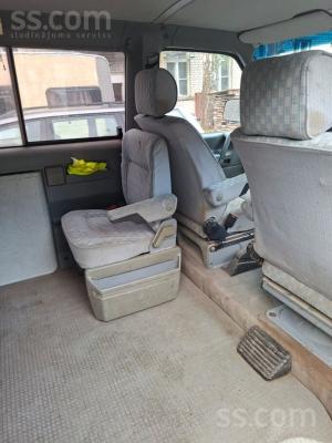 White Volkswagen T4 1992 in Riga, with an engine capacity of 2.40 L and mileage of 383 thousand km for 1500 €, photo 8 on AUTOMOTO.COM.LV
