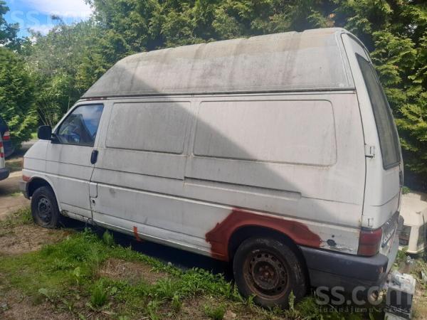 White Volkswagen T4 1994 in Riga, with an engine capacity of 2.50 L and mileage of 330 thousand km for 2000 €, photo 2 on AUTOMOTO.COM.LV