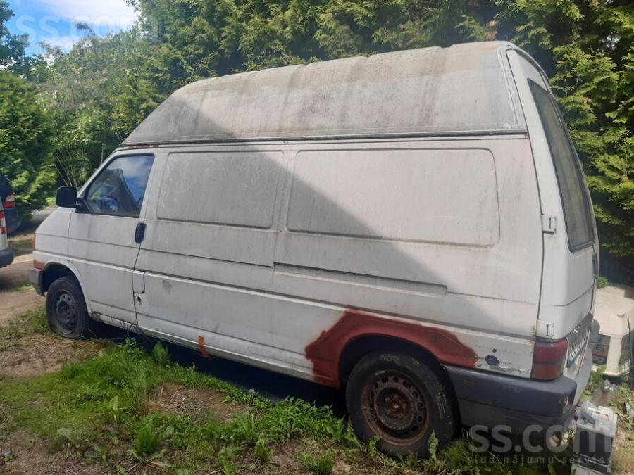 White Volkswagen T4 1994 in Riga, with an engine capacity of 2.50 L and mileage of 330 thousand km for 2000 €, photo 3 on AUTOMOTO.COM.LV