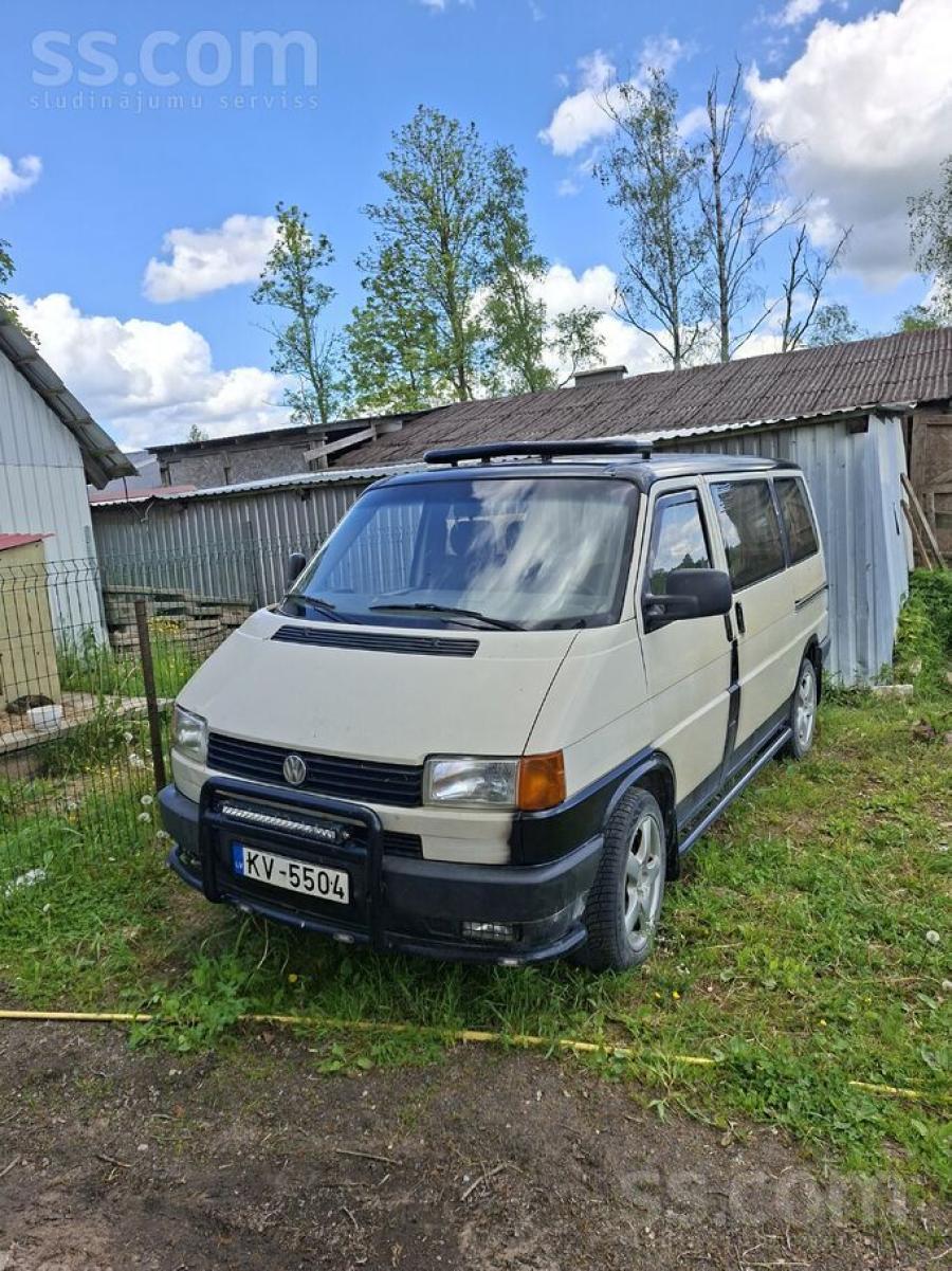 White Volkswagen T4 1995 in Saldus, with an engine capacity of 2.40 L and mileage of 400 thousand km for 2650 €, photo 1 on AUTOMOTO.COM.LV