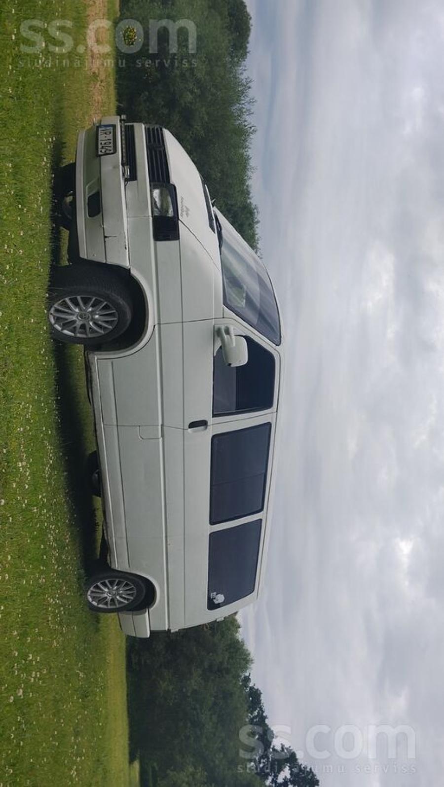 Balts Volkswagen T4 1995 Rēzekne, ar dzinēja tilpumu 2.50 L un nobraukumu 380 tūkst. km par 1200 €, foto 6 vietnē AUTOMOTO.COM.LV